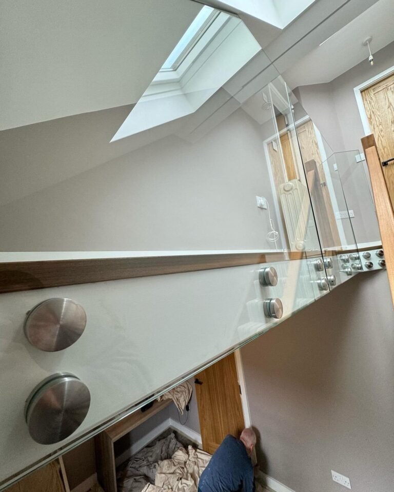 Disc Point Fixed - Wakefield Glass & Aluminium